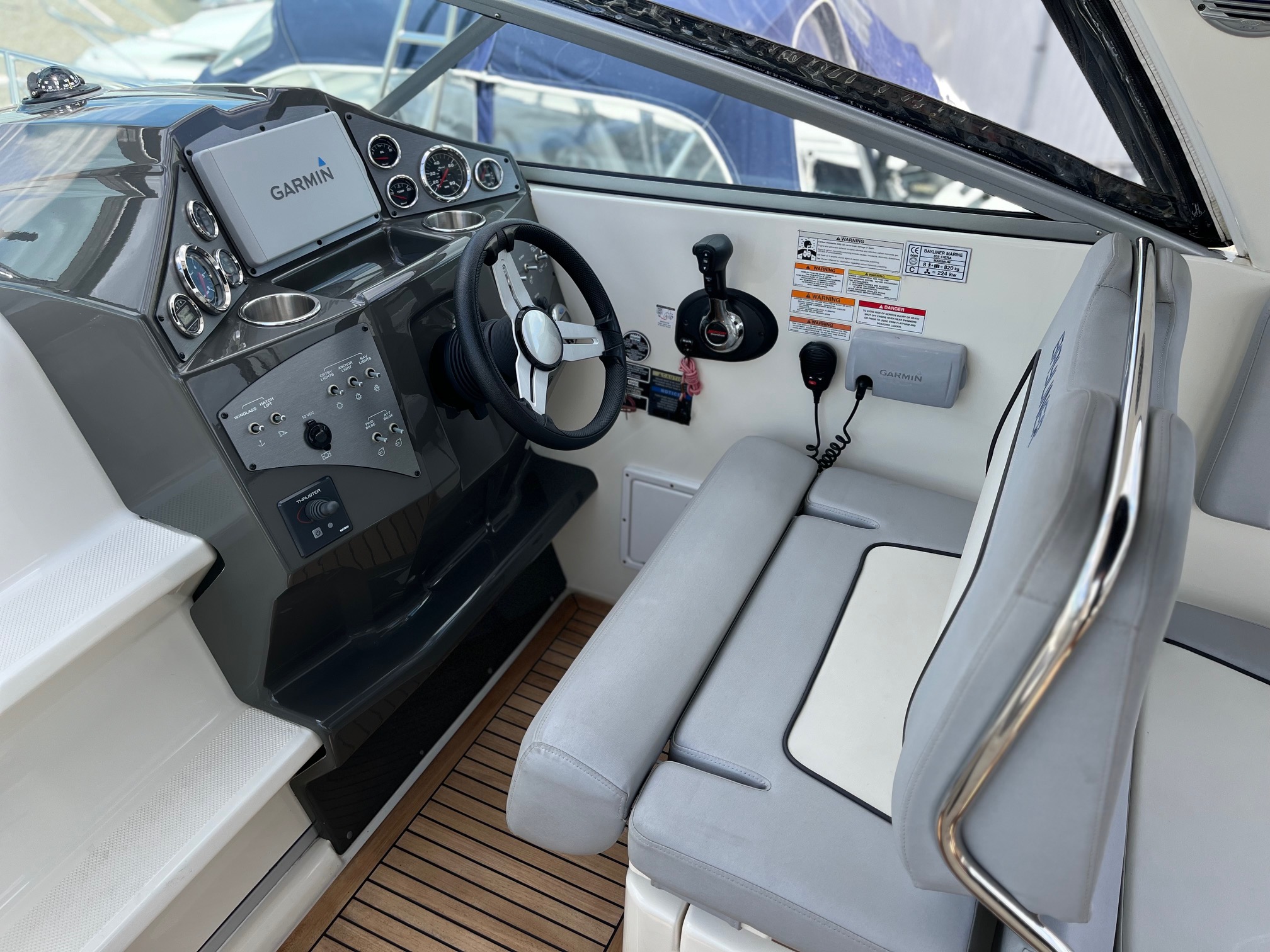 Bayliner Ciera 8 med 250 hk MerCruiser 4,5L V6 MPI ferskvandskølet 4 ...